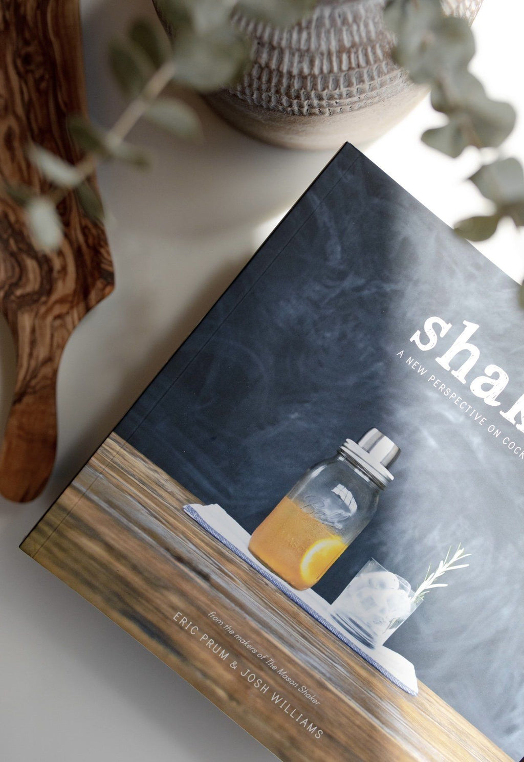 Shake Book petite shops – petite salon & shops